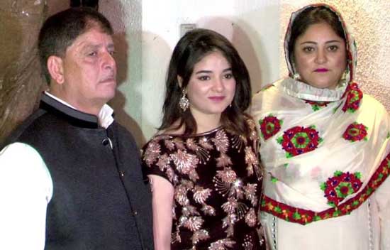 Zaira Wasim | Movies | Biography, Height, Weight, Age, Affair, Family ...
